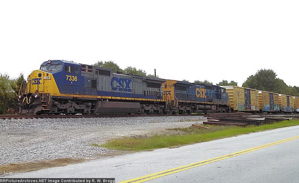 CSX 7376 (C40-8W)